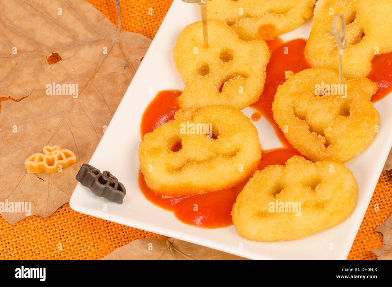 Spooky shapes hi-res stock photography and images - Alamy