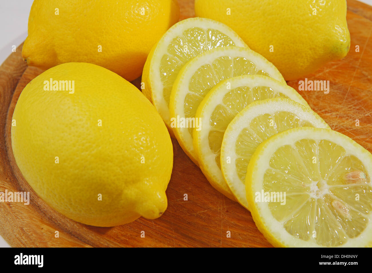 Cut lemons hi-res stock photography and images - Alamy