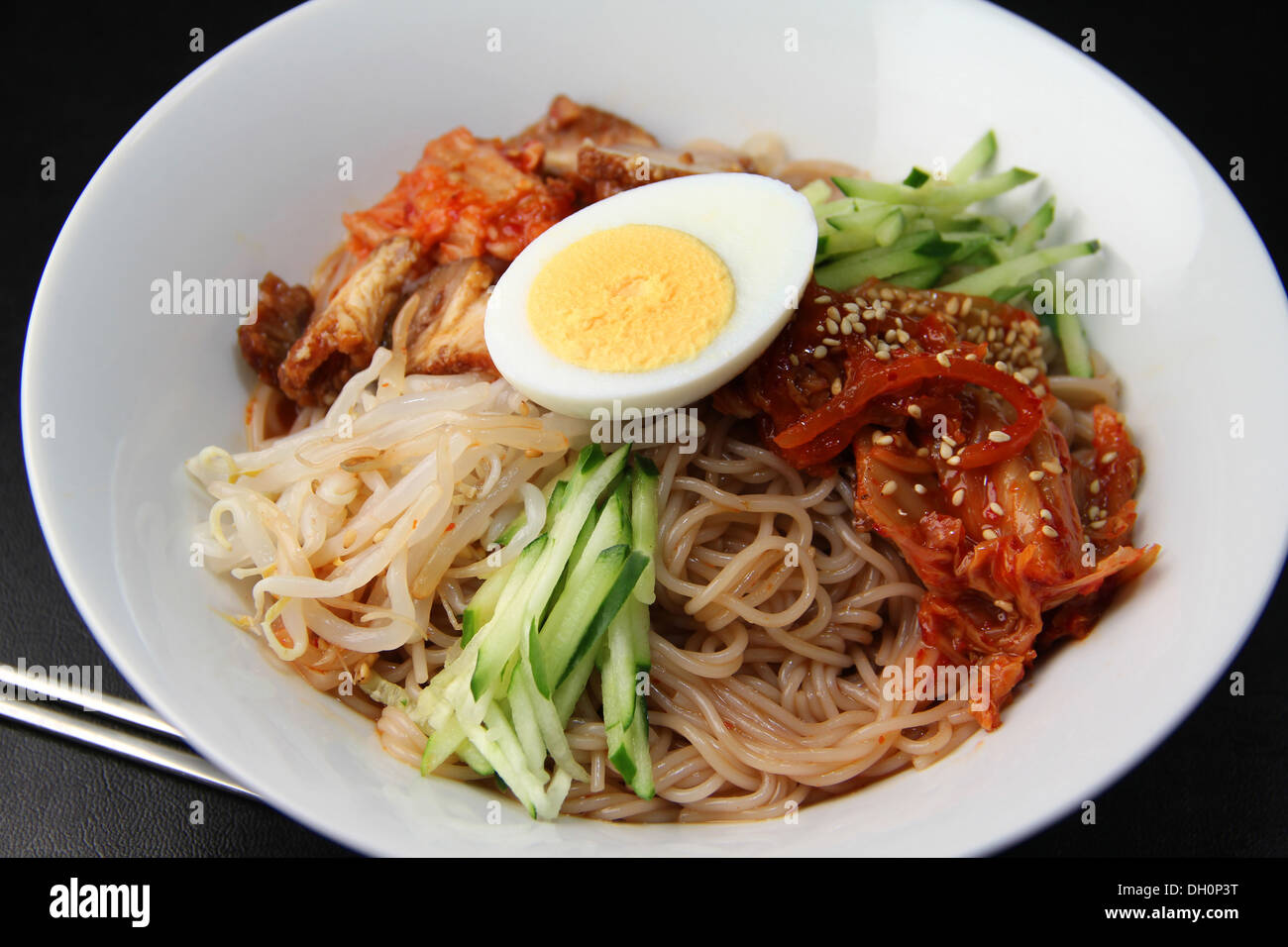 Naengmyon hi-res stock photography and images - Alamy