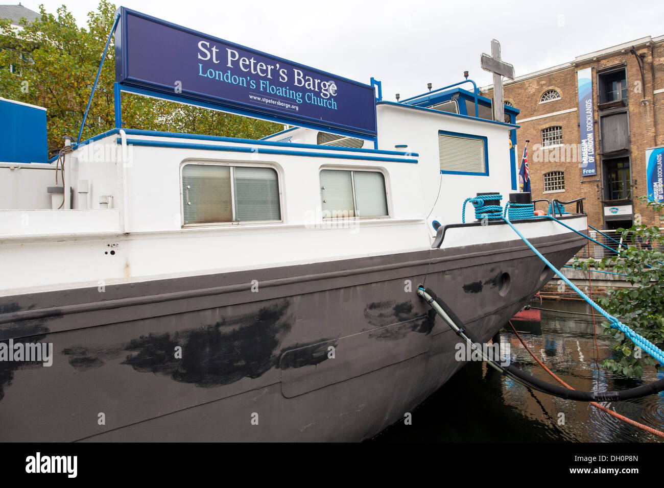 Londons floating church hi-res stock photography and images - Alamy
