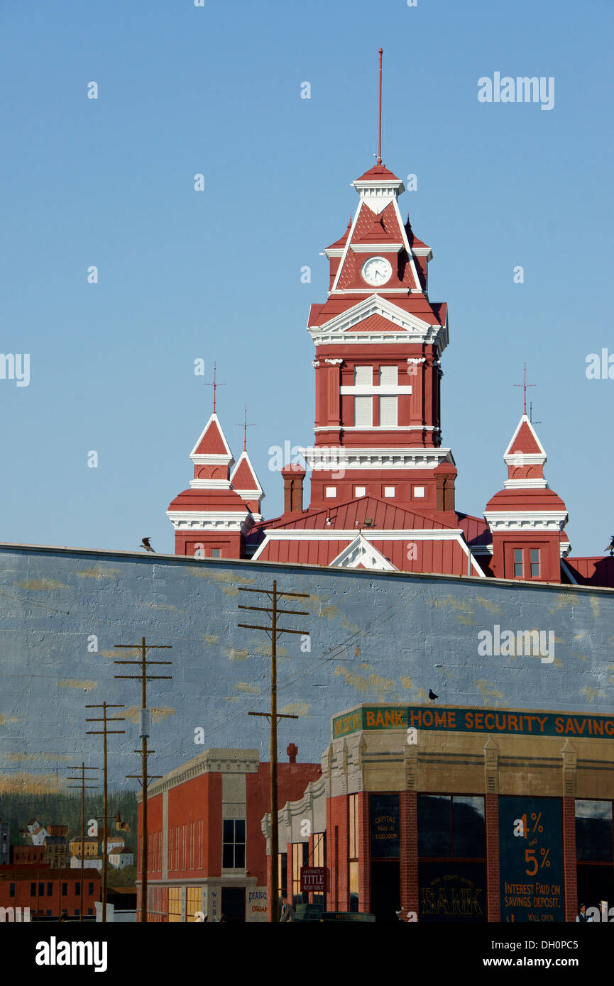 Street mural and Old City Hall b in the city of Bellingham, Washington ...