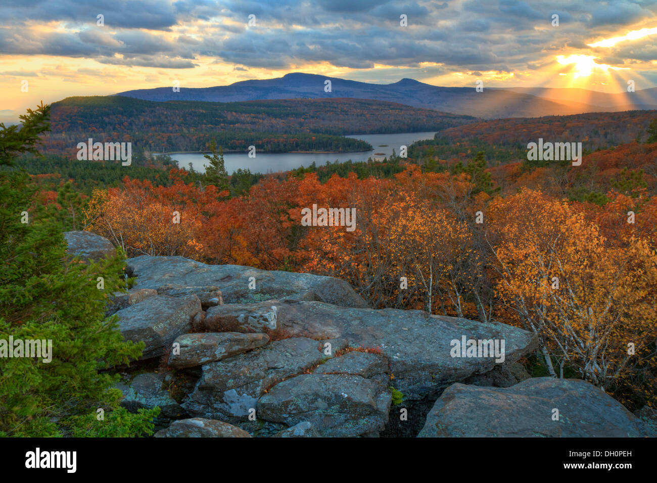 Catskills fall hi-res stock photography and images - Alamy