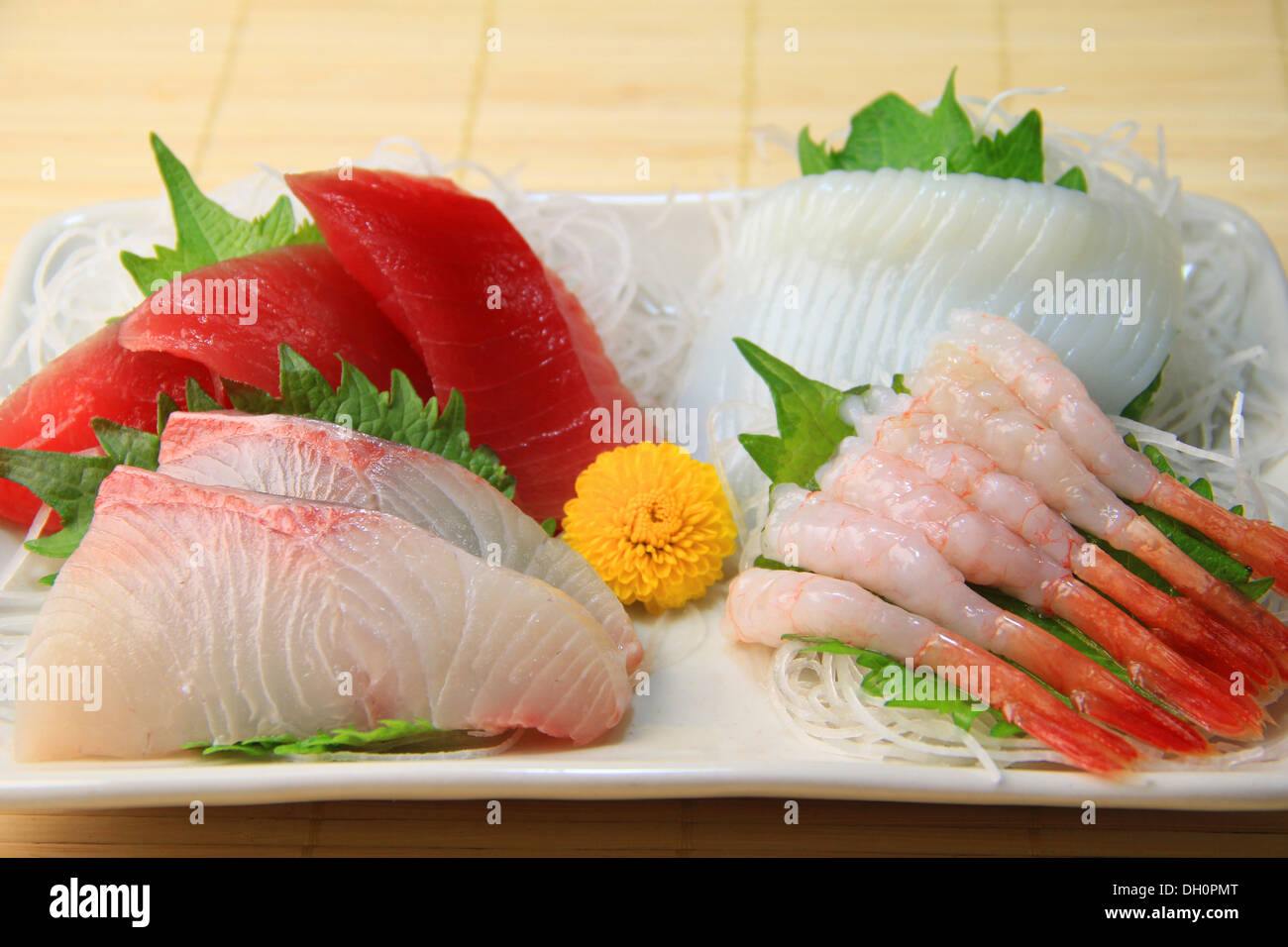 Yellowtail sashimi hi-res stock photography and images - Alamy