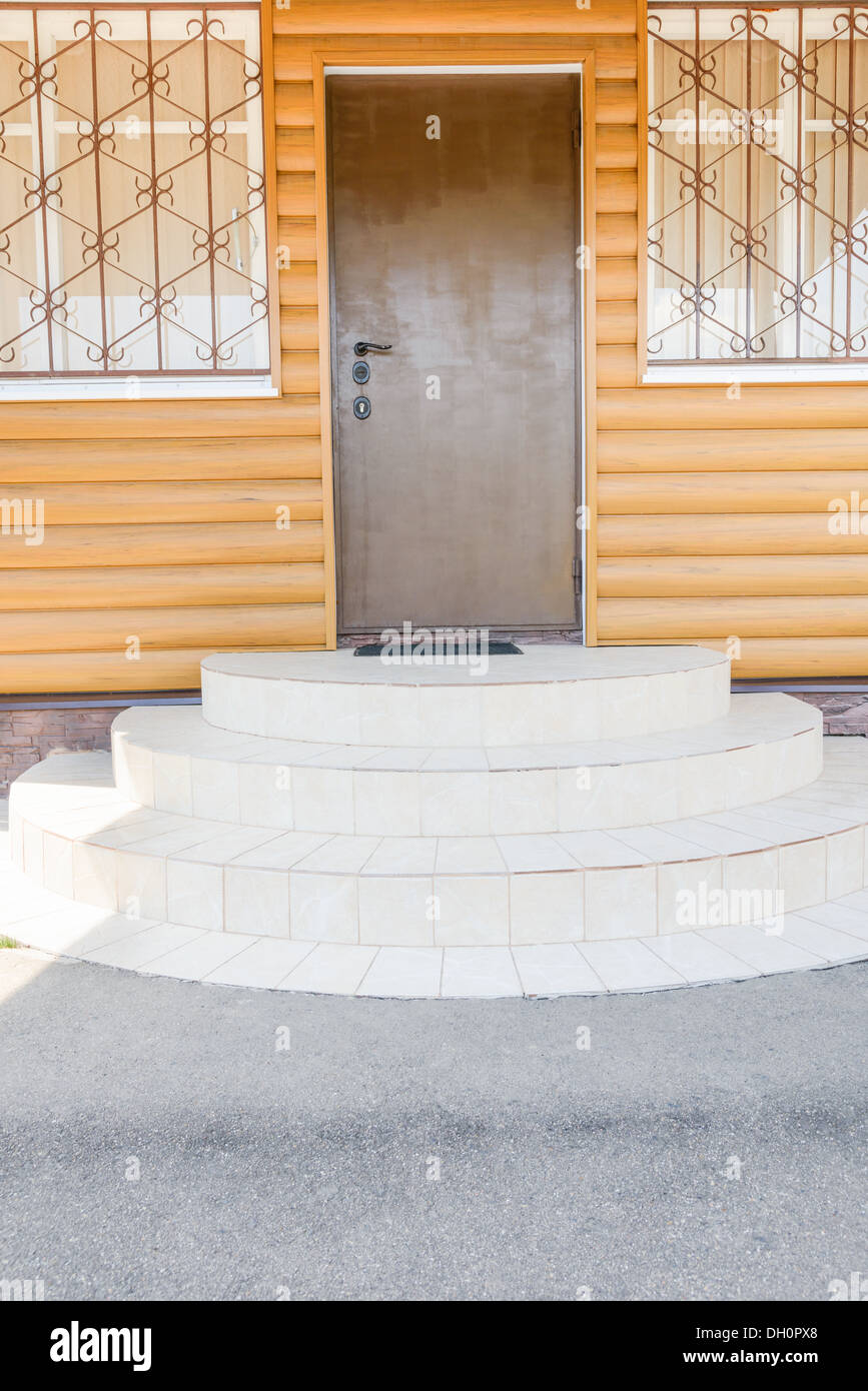 Steps porch hi-res stock photography and images - Alamy