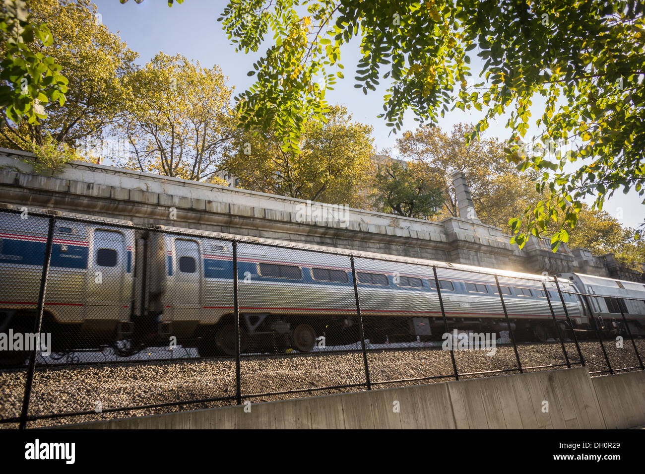 Amtrak passenger trains hi-res stock photography and images - Alamy
