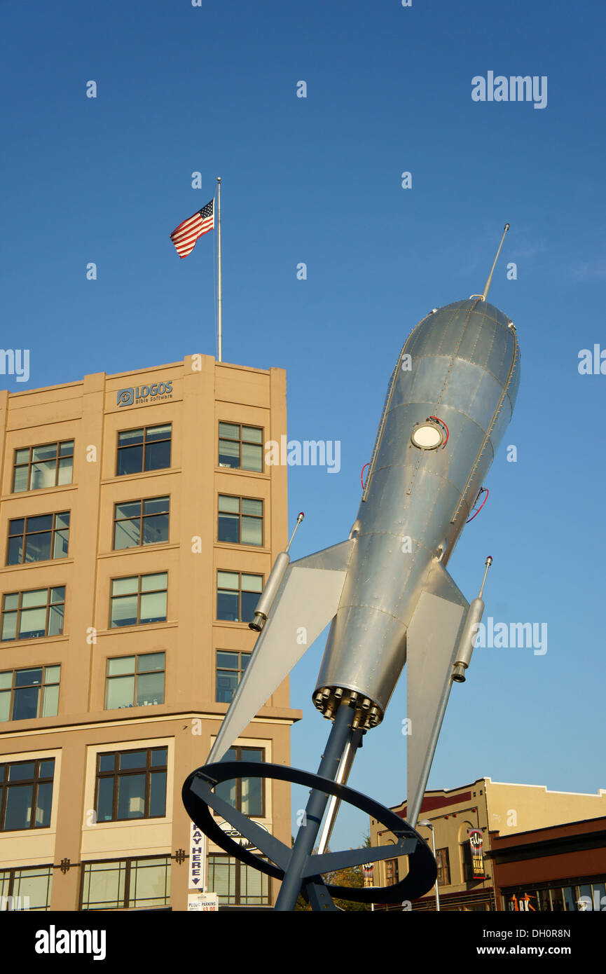 Rocket sculpture hi-res stock photography and images - Alamy