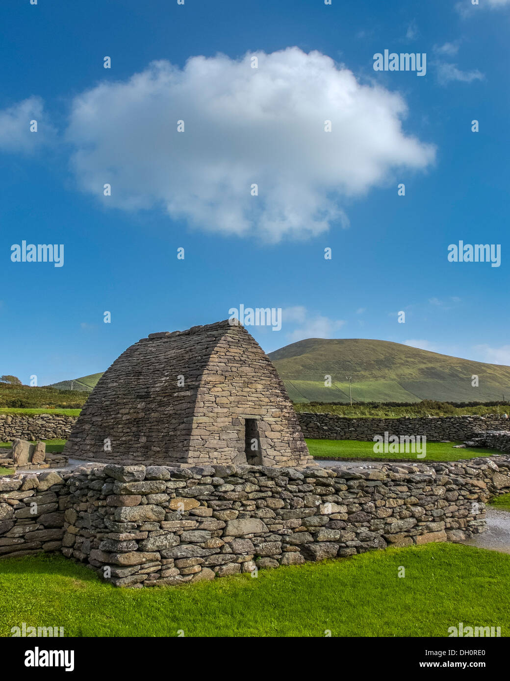 County Kerry, Ireland: Gallarus Oratory on the Dingle Peninsula, an ...
