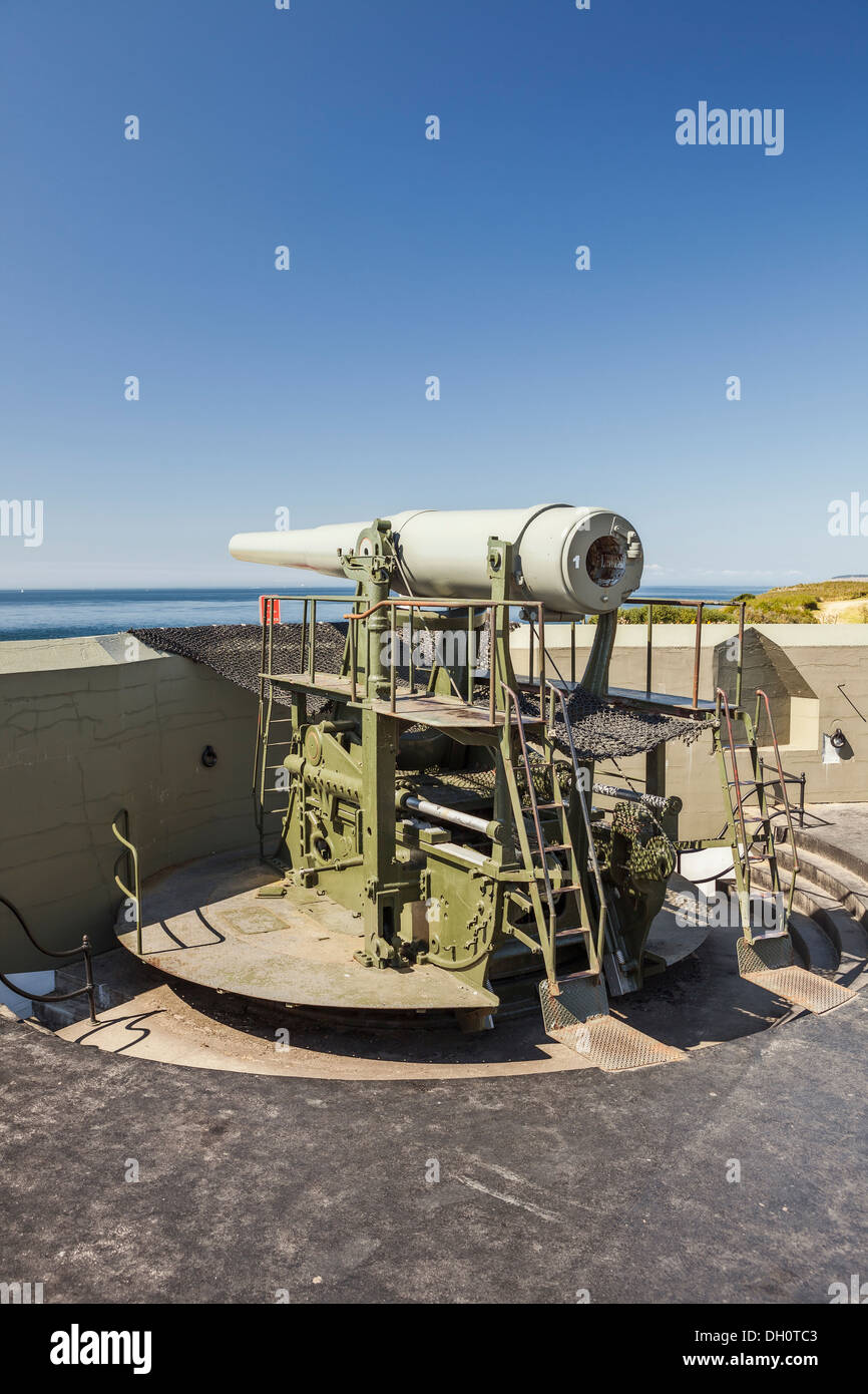 Coastal artillery gun at Fort Casey State Park, Whidbey Island ...