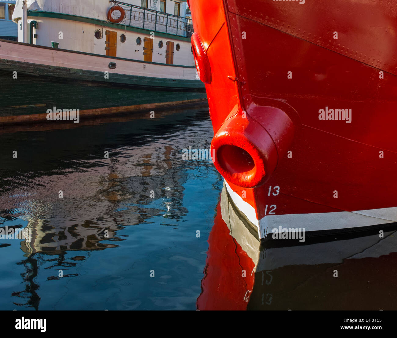 Tugboat puget sound washington hi-res stock photography and images - Alamy