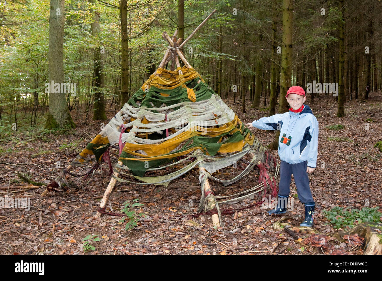 Five teepees hi-res stock photography and images - Alamy