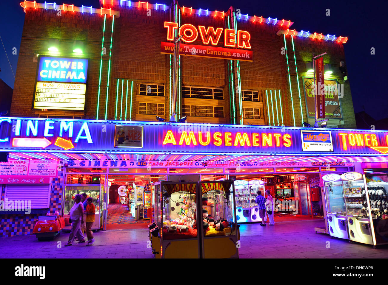 Tower Cinema & Amusement arcade at dusk, Lumley Road, Skegness Stock ...