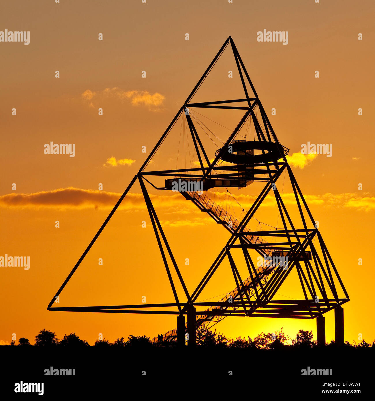 Tetrahedrons hi-res stock photography and images - Alamy