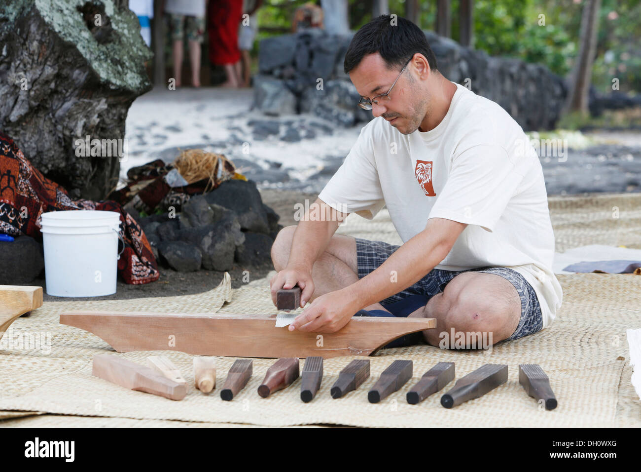 Tapa or kapa cloth hi-res stock photography and images - Alamy