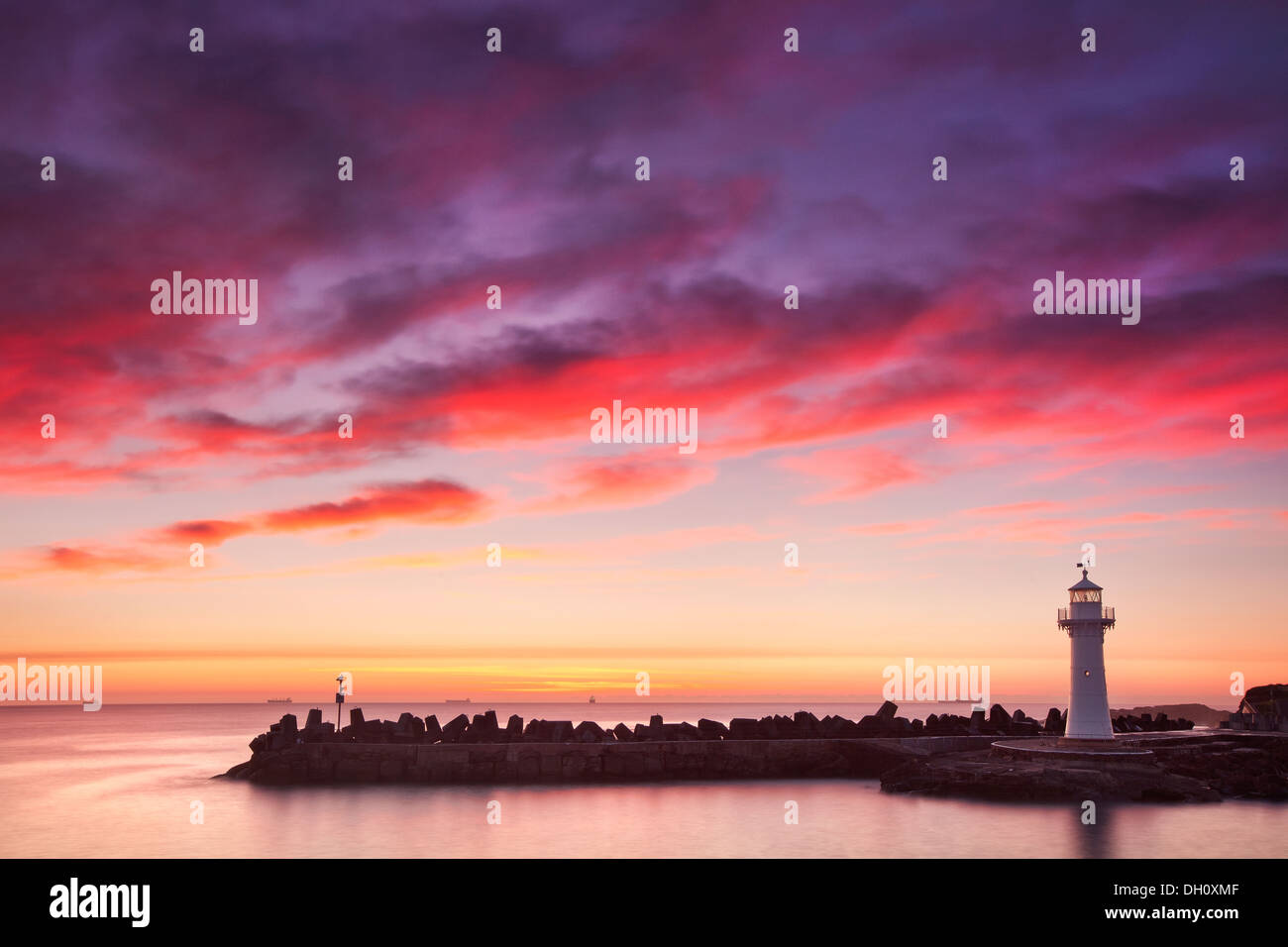 Long ships lighthouse hi-res stock photography and images - Alamy