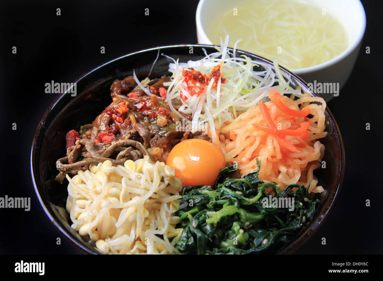 Bibimbap hi-res stock photography and images - Alamy