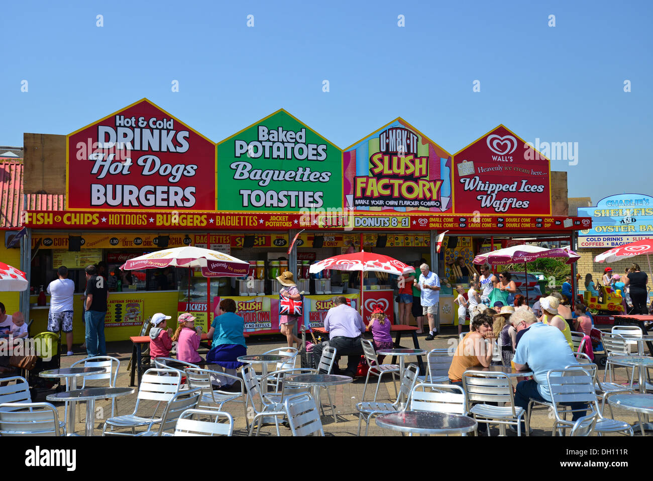 Skegness town seafront hi-res stock photography and images - Alamy