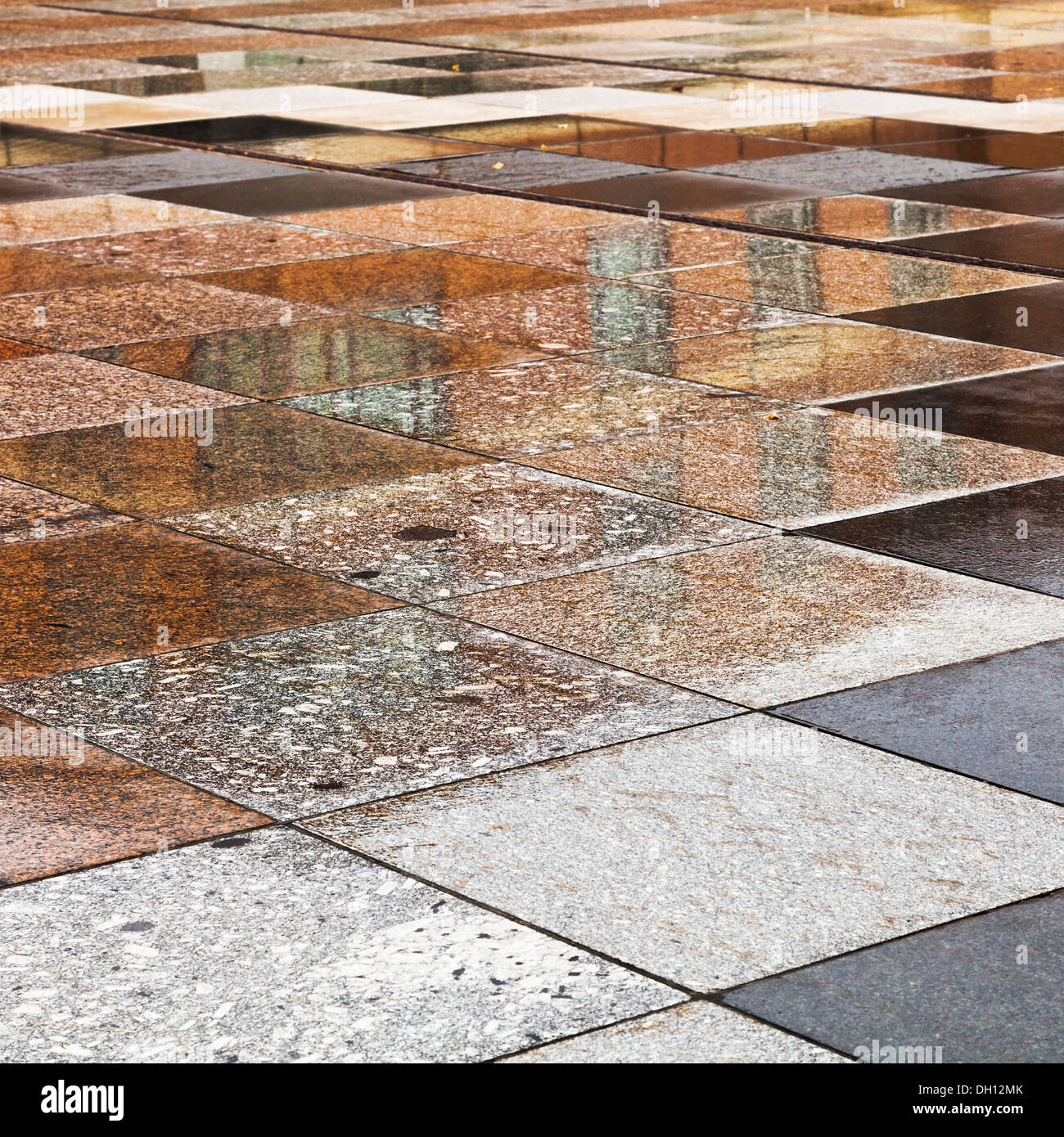 Puddles reflection home hi-res stock photography and images - Alamy