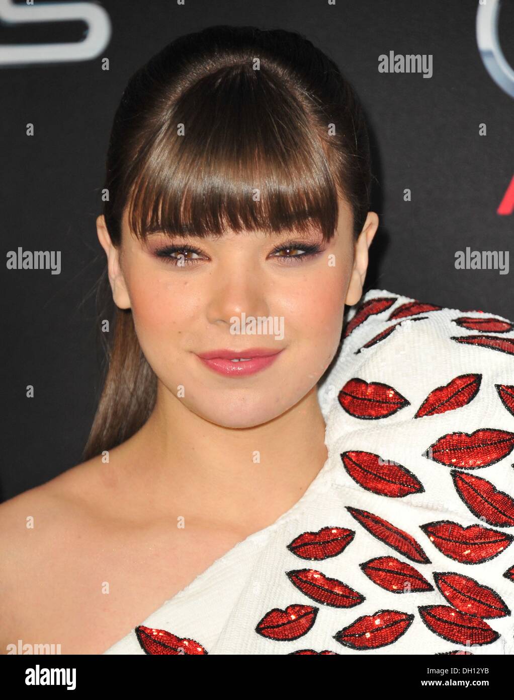 Los Angeles, CA, USA. 28th Oct, 2013. Hailee Steinfeld at arrivals for ...