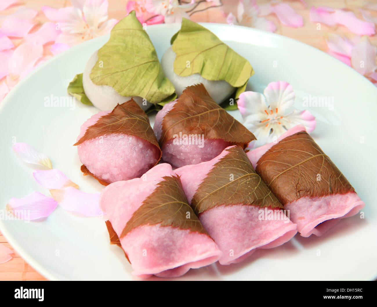 Japanese style sweets hi-res stock photography and images - Alamy