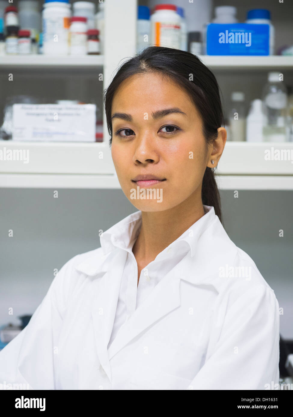 Japanese working hi-res stock photography and images - Alamy