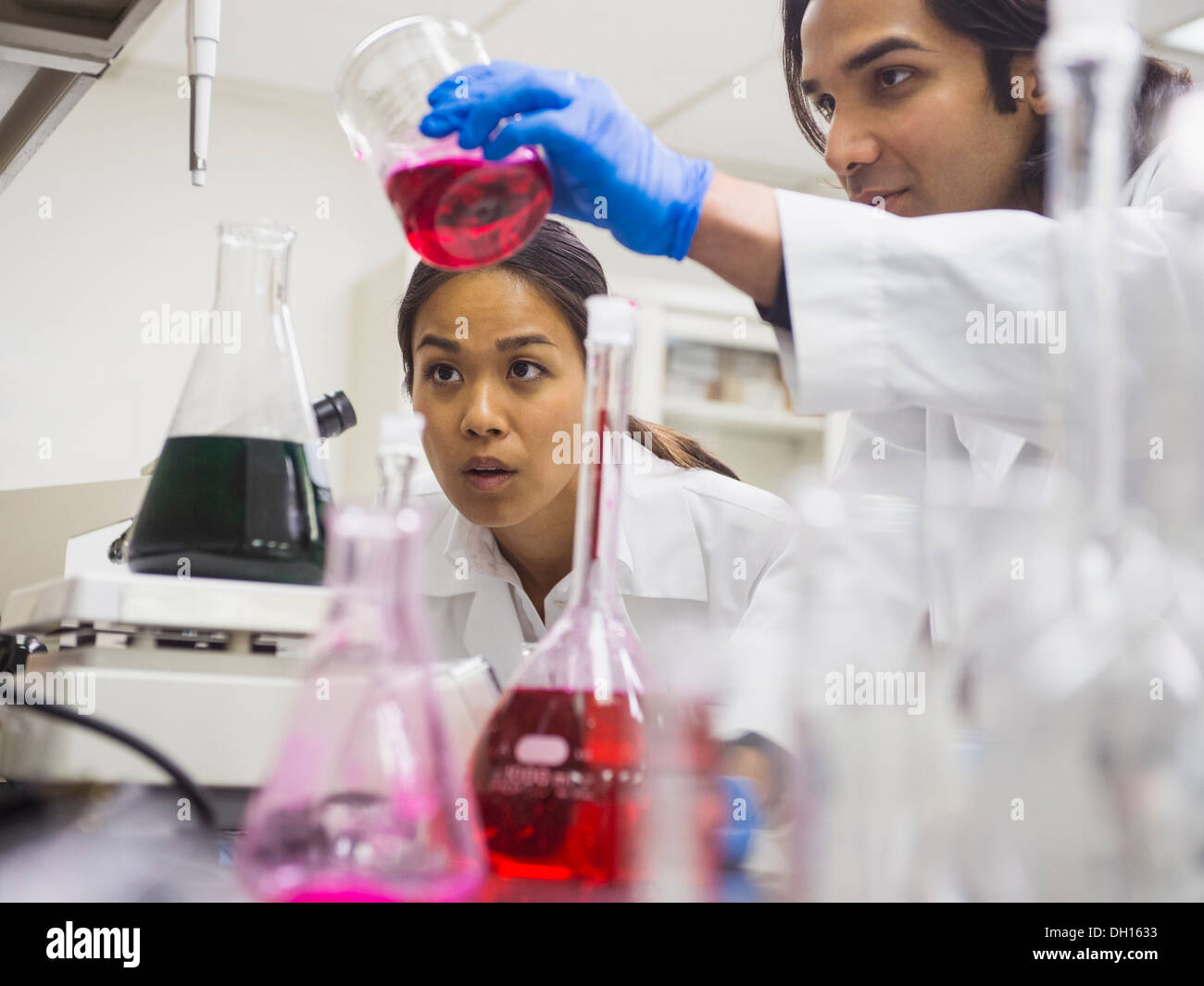 Indian scientists hi-res stock photography and images - Alamy