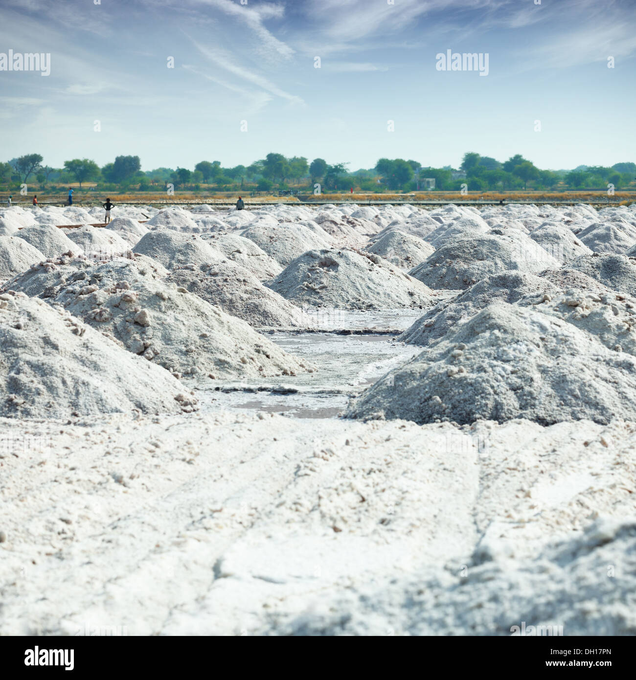 Water extraction india hi-res stock photography and images - Alamy