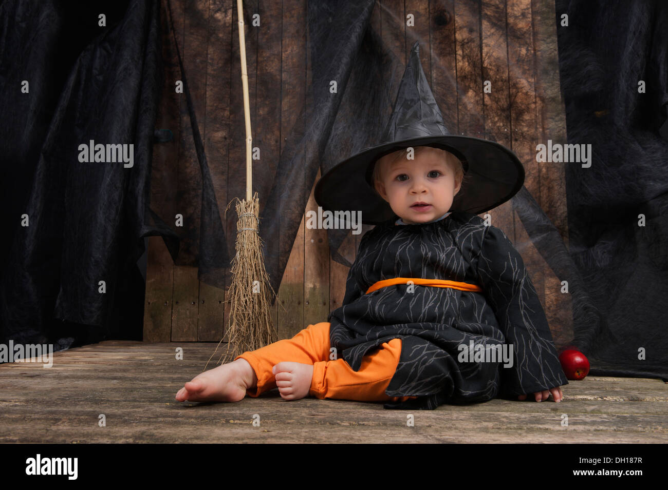 cute little halloween witch Stock Photo - Alamy
