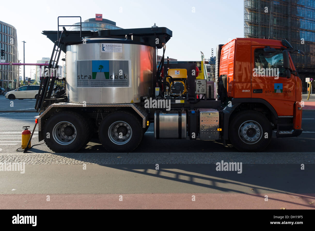 Special road hi-res stock photography and images - Alamy