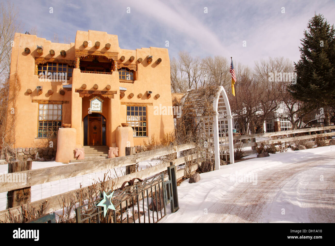 Adobe commercial building hi-res stock photography and images - Alamy