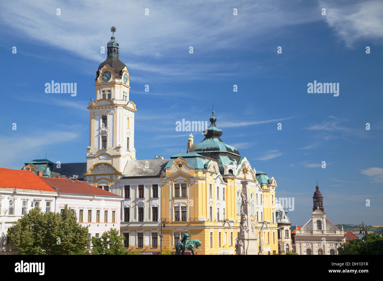 Old town square hungary hi-res stock photography and images - Alamy