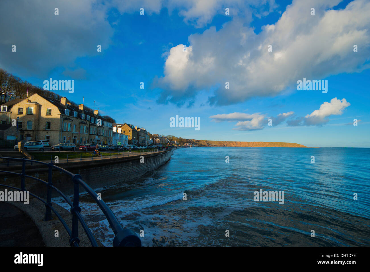 Filey promenade hi-res stock photography and images - Alamy