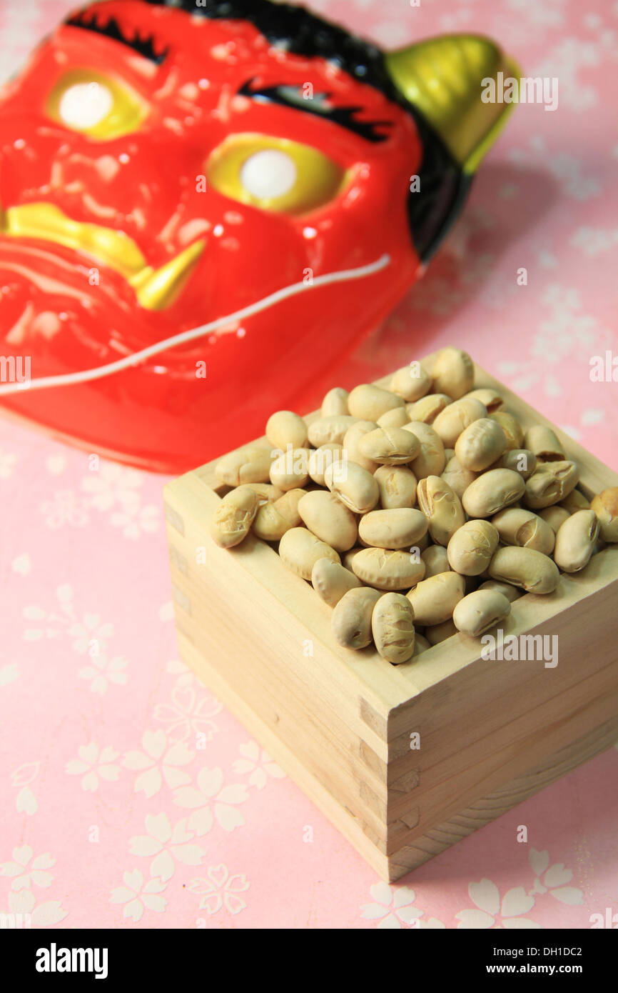 Setsubun (Bean-throwing festival Stock Photo - Alamy