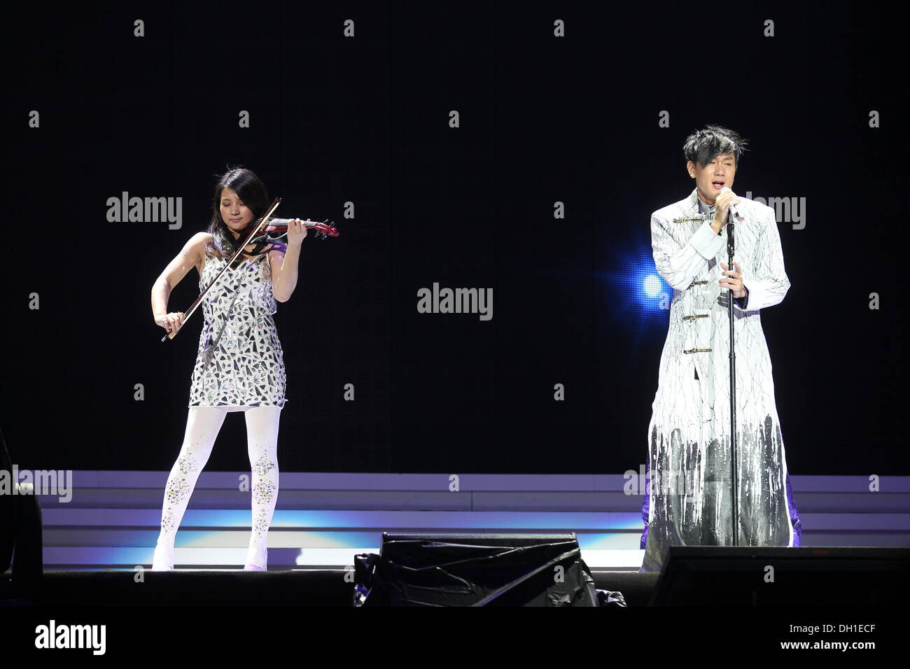 Hong Kong, China. 26th Oct, 2013. Singaporean singer JJ Lin holds ...