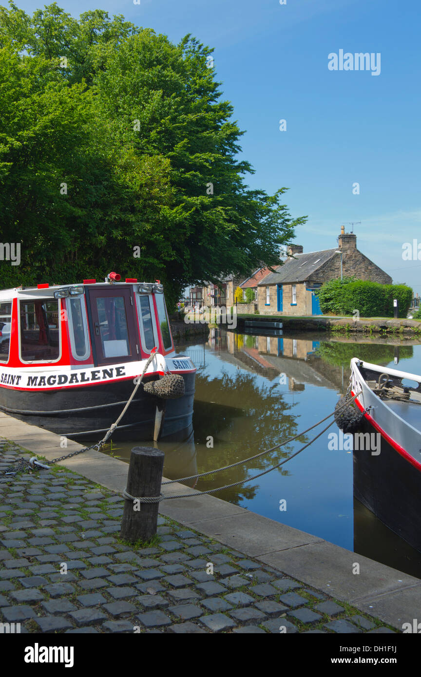 Canal Basin, Linlithgow, West Lothian, Scotland, UK Stock Photo - Alamy