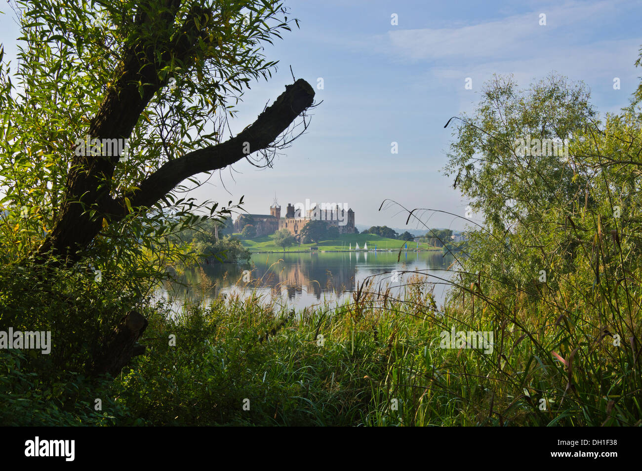 Palace, Linlithgow, loch, West Lothian, Scotland, UK Stock Photo - Alamy