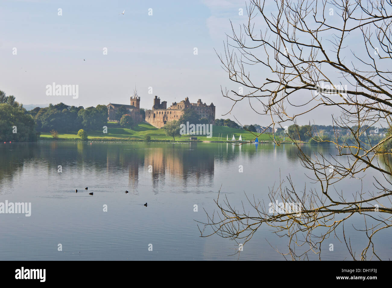 Palace, Linlithgow, loch, West Lothian, Scotland, UK Stock Photo - Alamy