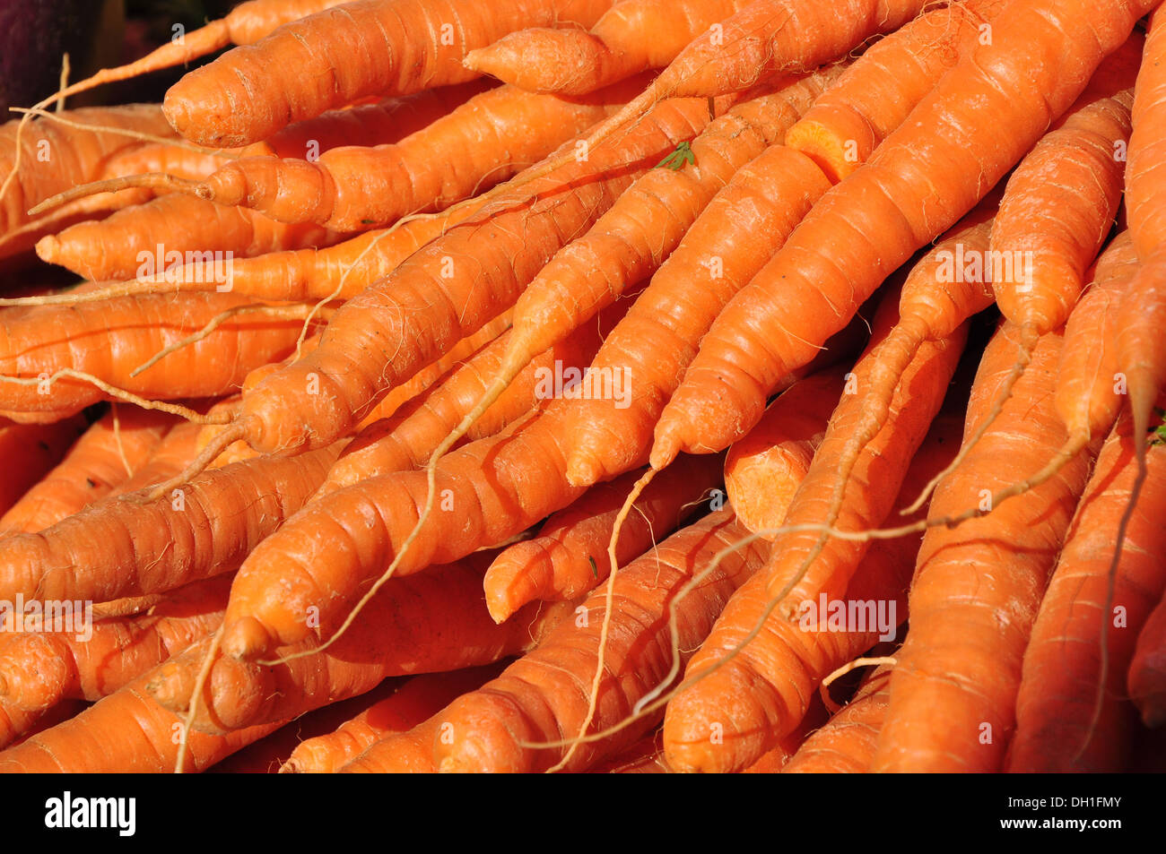 Raw carrots hi-res stock photography and images - Alamy
