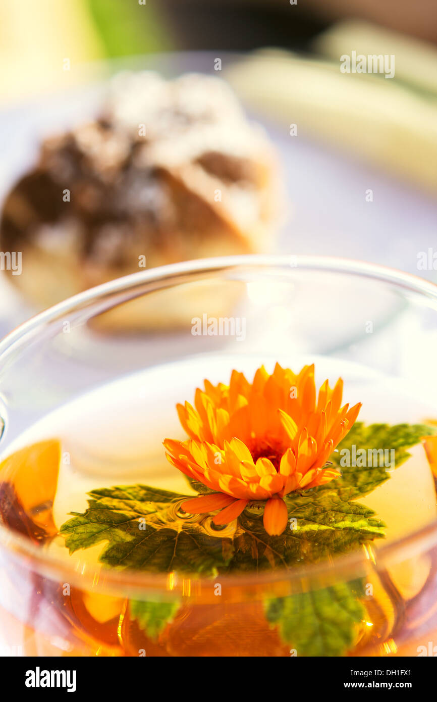 Afternoon tea pie hi-res stock photography and images - Alamy