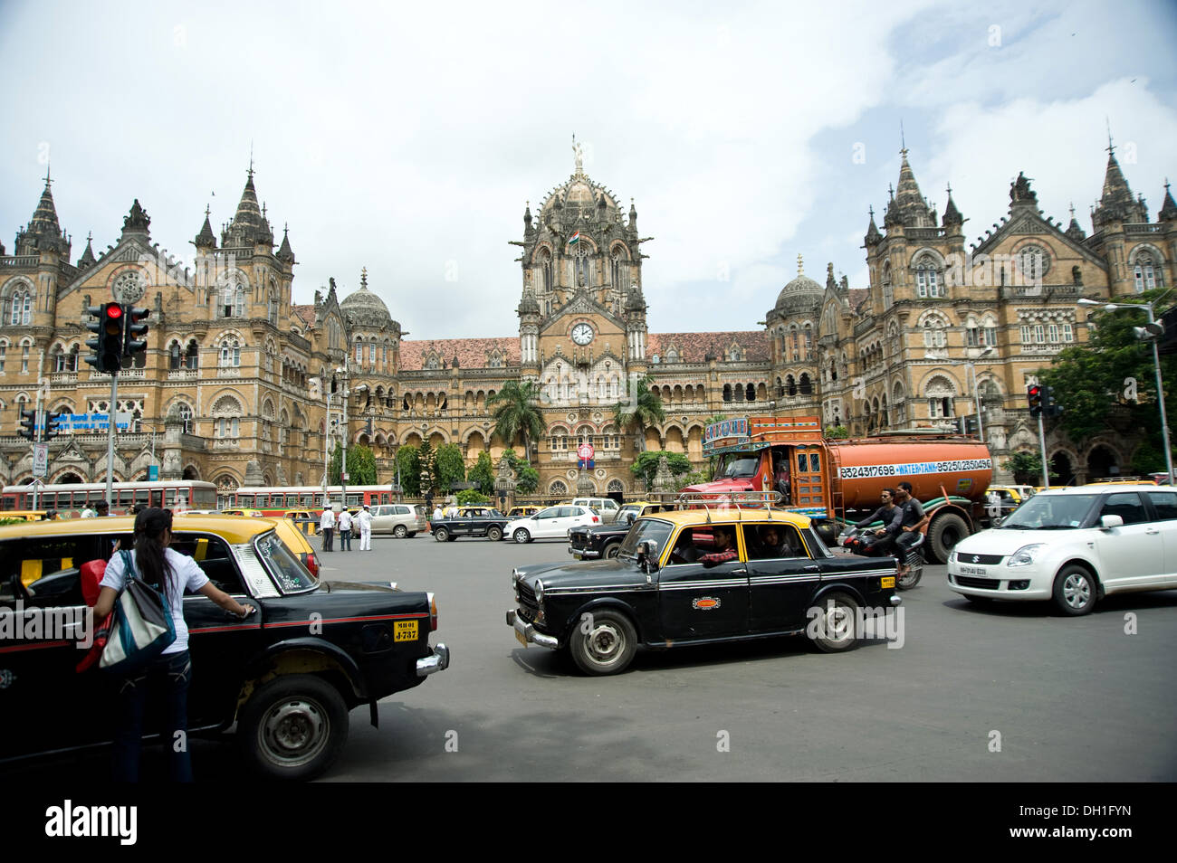 victoria terminus VT now CST Chhatrapati shivaji terminus mumbai ...