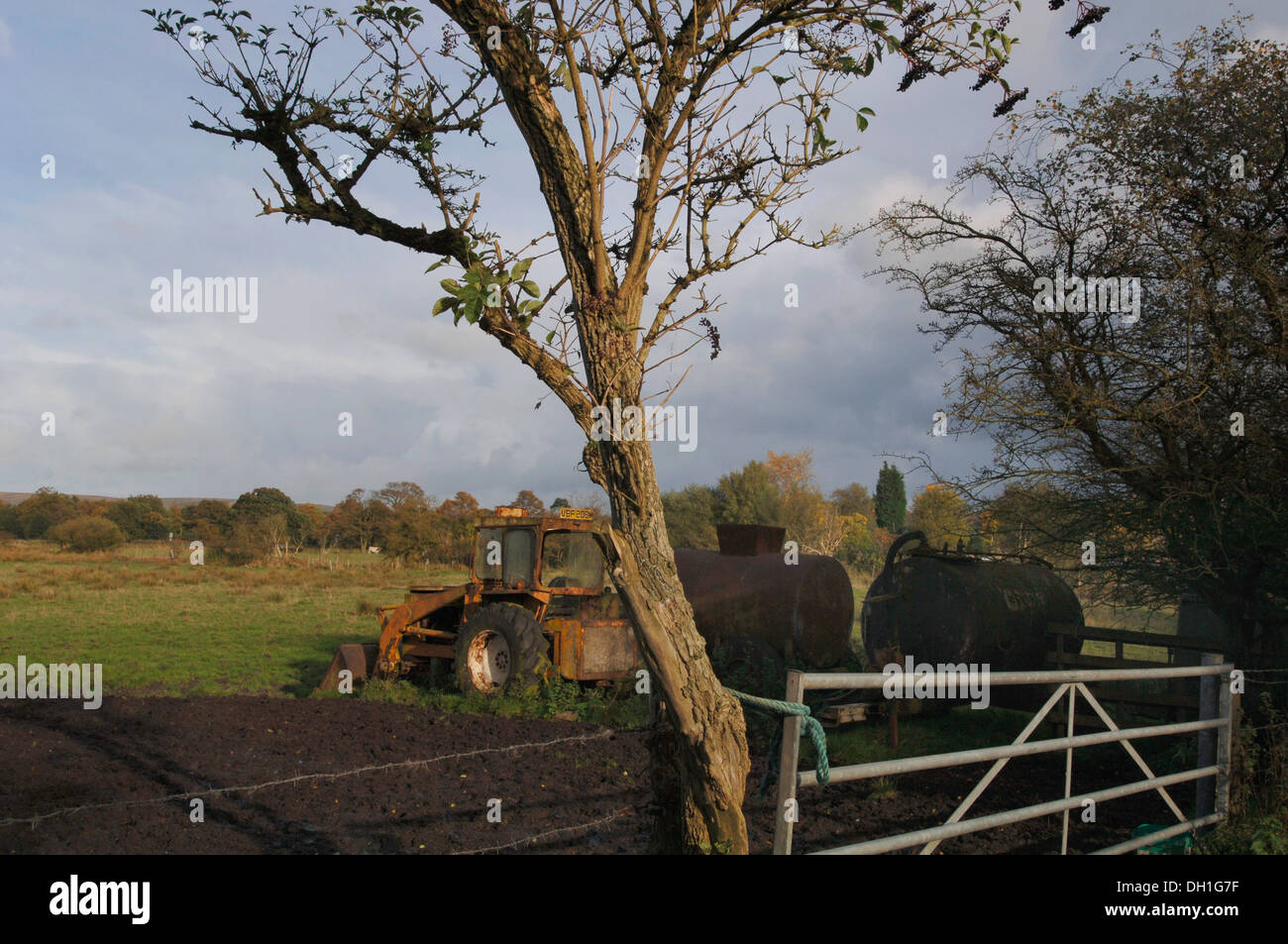 Old tractor hi-res stock photography and images - Alamy