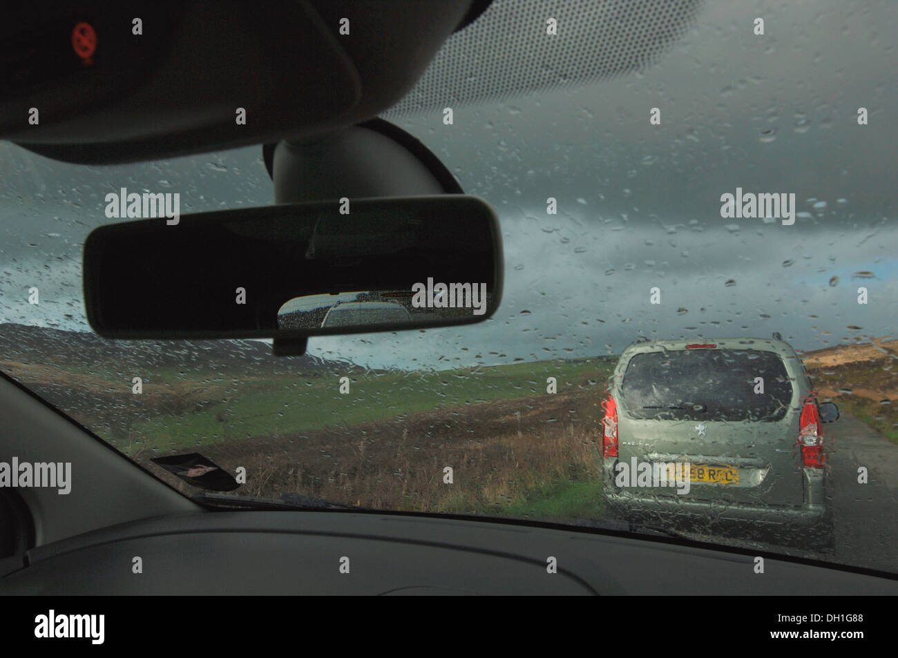 Cars windscreen hi-res stock photography and images - Alamy