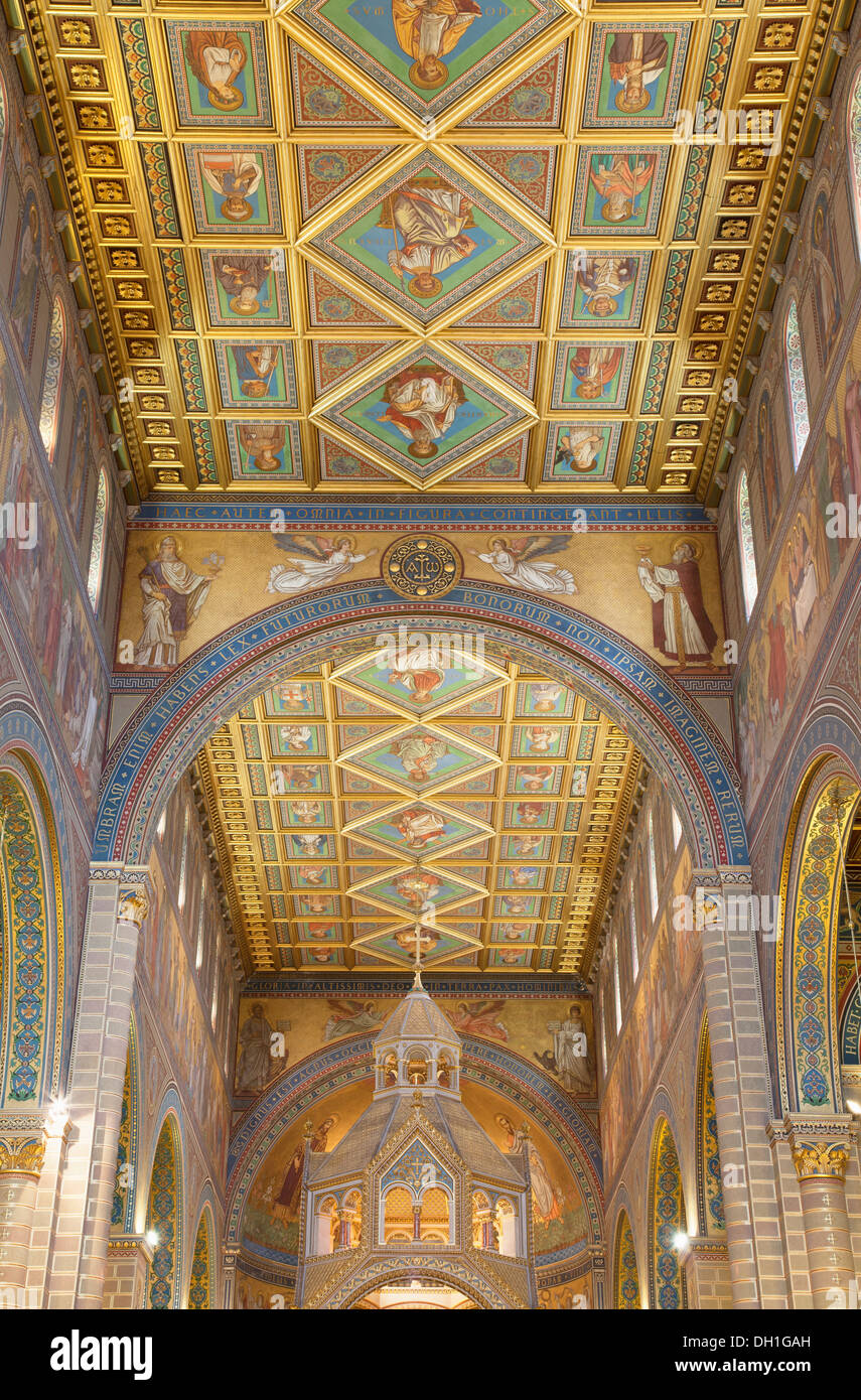 Interior of Basilica of St Peter, Pecs, Southern Transdanubia, Hungary ...