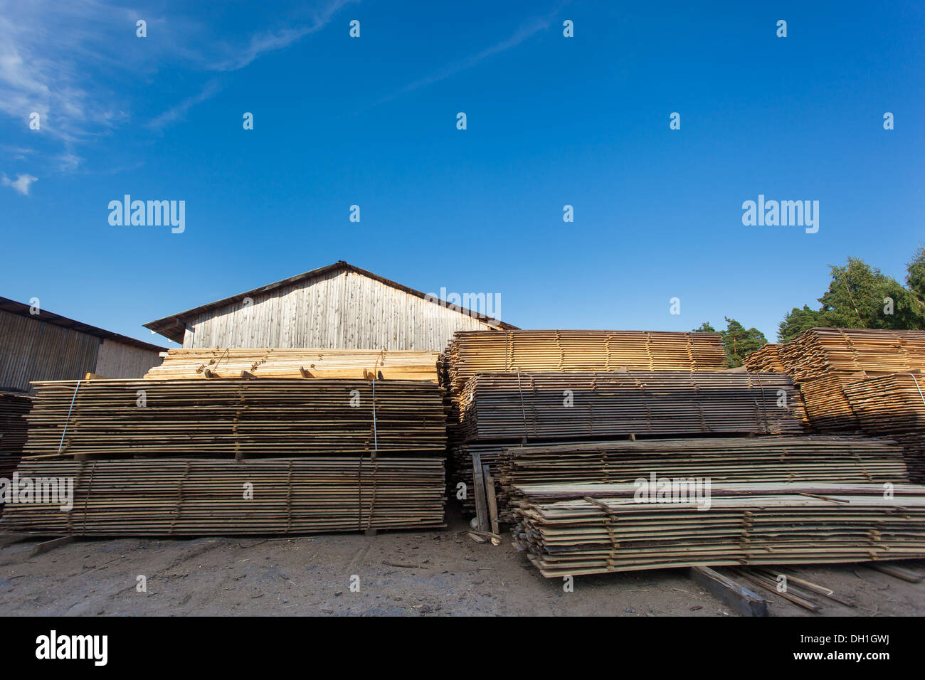 Saw mill crane stack wood hi-res stock photography and images - Alamy