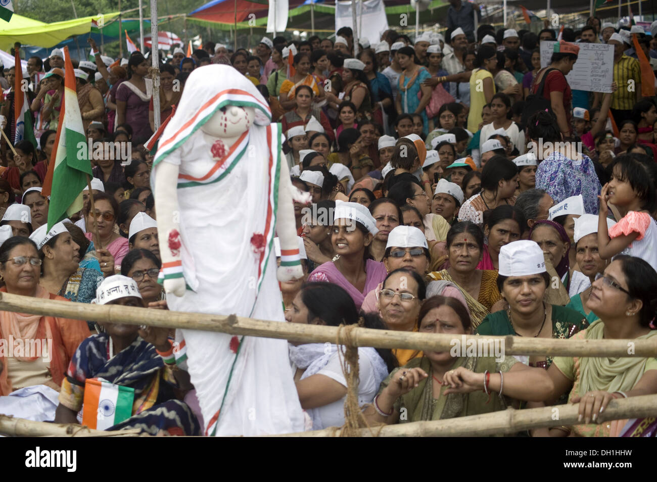 Indian Women Crying High Resolution Stock Photography and Images - Alamy