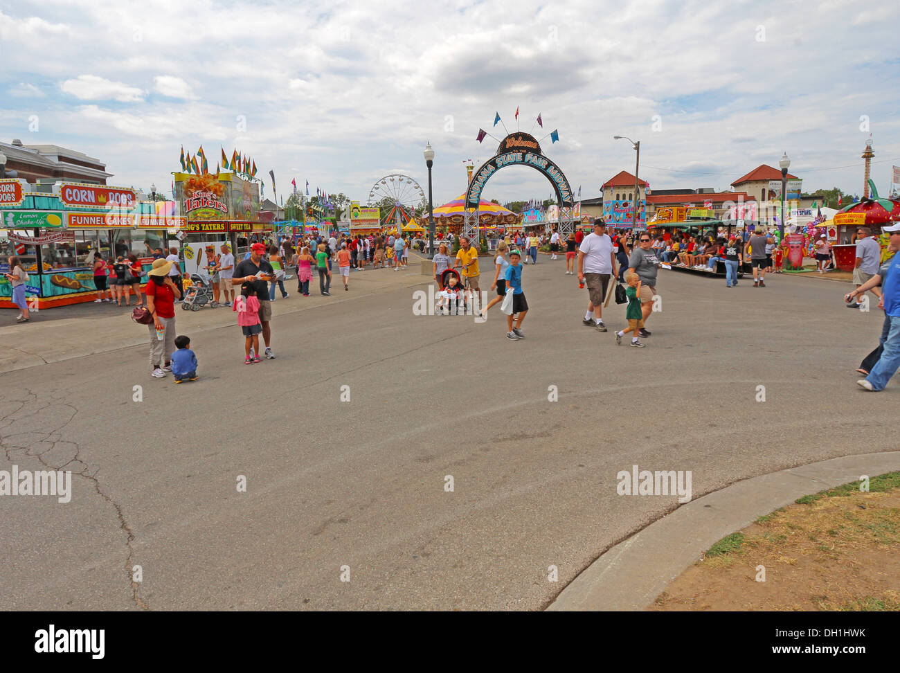 Fairgrounds rides hi-res stock photography and images - Alamy