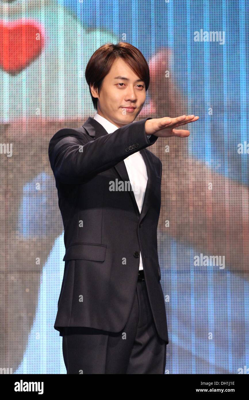 Taipei, China. 27th Oct, 2013. Korean star Andy Lee, member of Korean ...