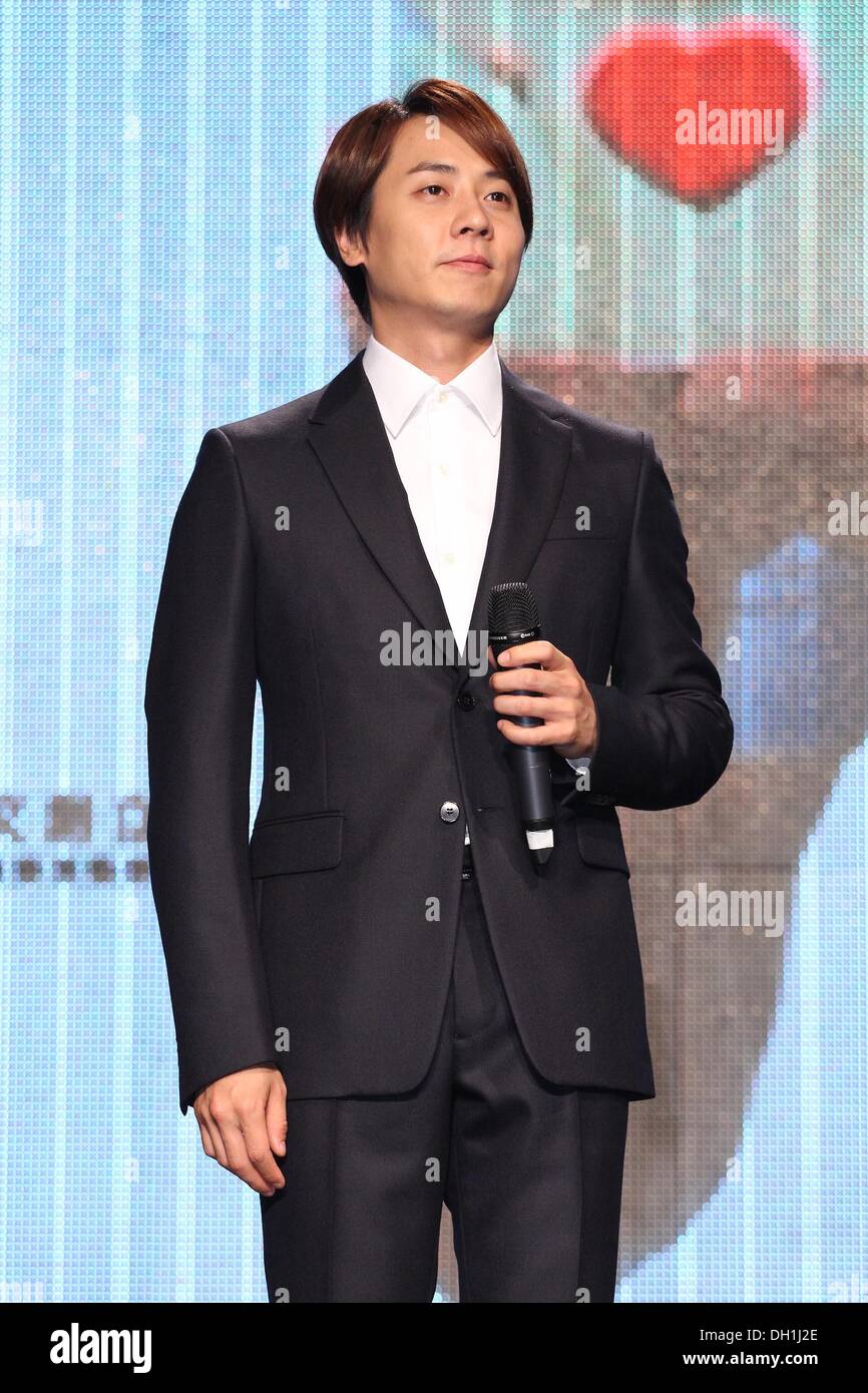 Taipei, China. 27th Oct, 2013. Korean star Andy Lee, member of Korean ...