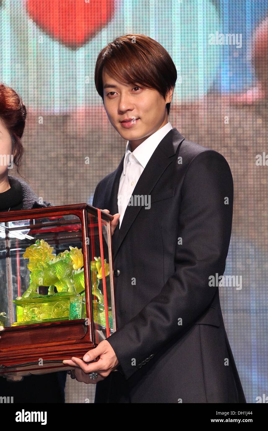 Taipei, China. 27th Oct, 2013. Korean star Andy Lee, member of Korean ...