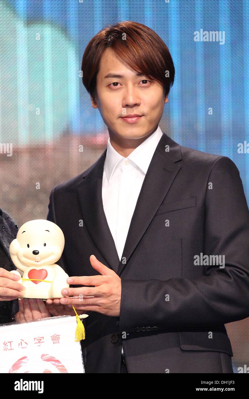 Taipei, China. 27th Oct, 2013. Korean star Andy Lee, member of Korean ...