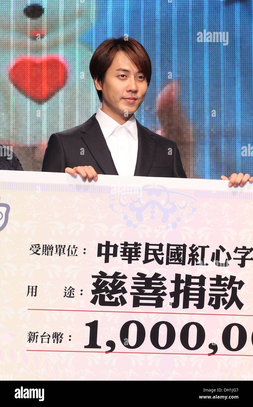 Taipei, China. 27th Oct, 2013. Korean star Andy Lee, member of Korean ...